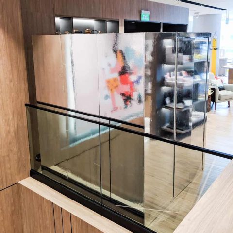 Infinity Mirror Photobooth - Instantly.sg. Branded Photo Booth Singapore.