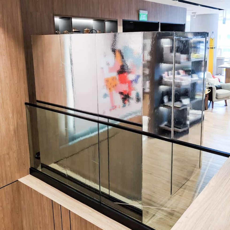 Infinity Mirror Photobooth - Instantly.sg. Branded Photo Booth Singapore.