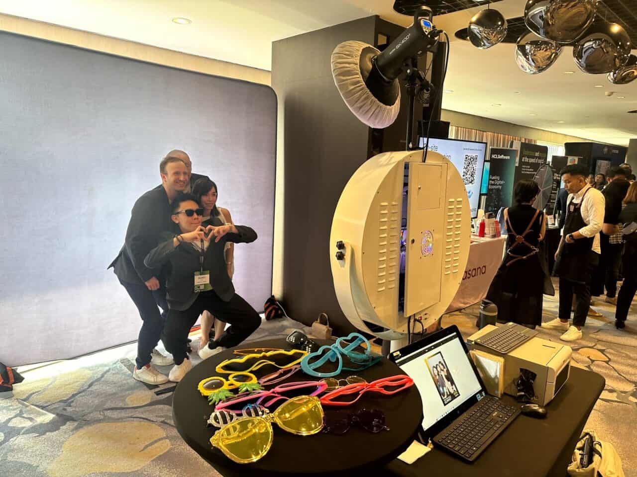 Beauty Magic Mirror Photobooth - Best Photobooth Singapore